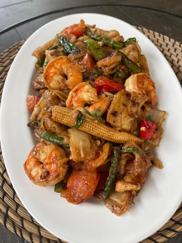 Pad Kee Mao – No Limit Cooking