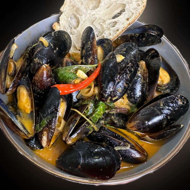 Thai Red Curry Mussels – No Limit Cooking